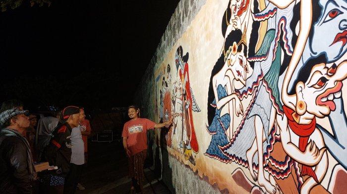 Para Perupa Karanganyar Hidupkan Ruang Publik Melalui Mural Wayang ...