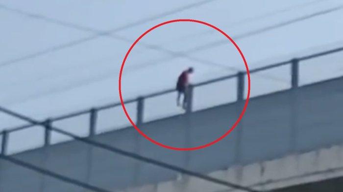 Viral Pria Yang Hendak Melompat Dari Ketinggian Rel, Ternyata Pencuri ...
