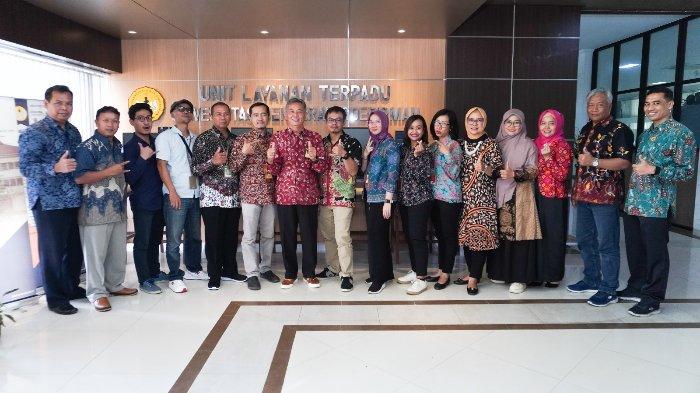 Kunjungan Tim Layanan Kehumasan dan Informasi Publik ISI Surakarta ke ...