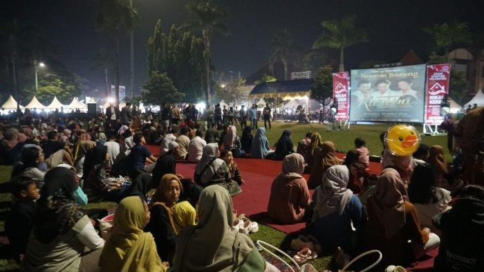 Nobar Layar Tancap di Alun-alun Jepara Teladani Kisah Perjuangan RA ...