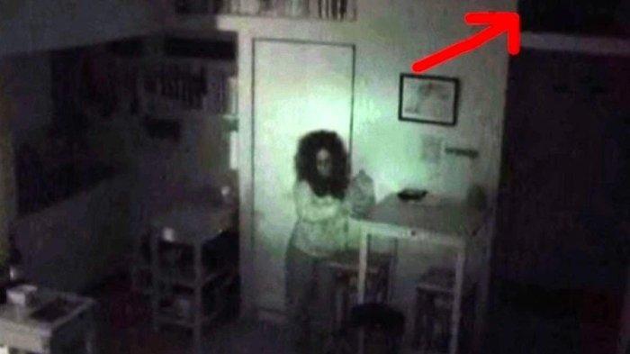 Wanita Misterius Tinggal Tersembunyi di Rumah Pria Selama Setahun ...