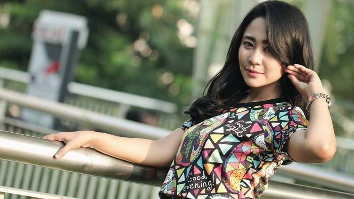 Buah Bibir : Chikita Meidy Penuhi Panggilan Polda Setelah Dilaporkan ...