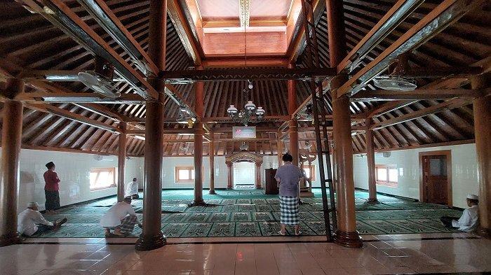 Masjid Jami Al Yahya Gondangrejo Karanganyar, 12 Tiang Penyangga Kokoh ...