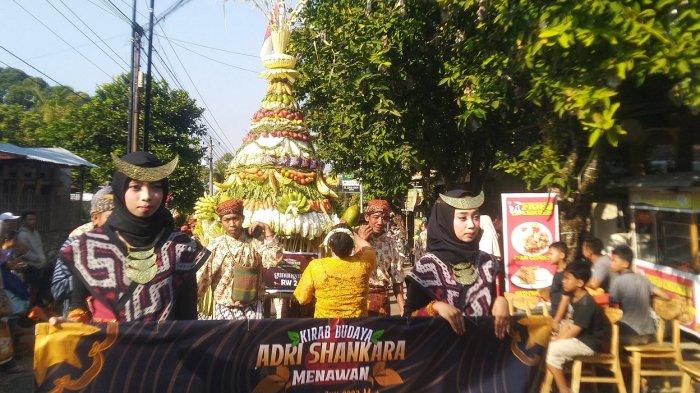 Mengenal Tradisi Kirab Adri Shankara Masyarakat Menawan Kudus, Diadakan ...