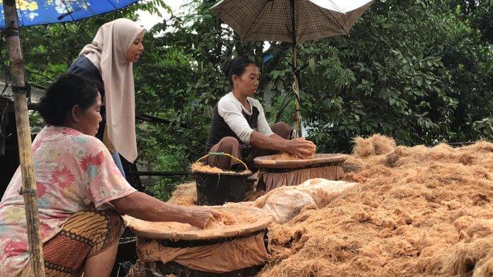 Jepara Miliki Sentra Tempung Areng di Plajan, Bahan Dasar Horog Horog ...