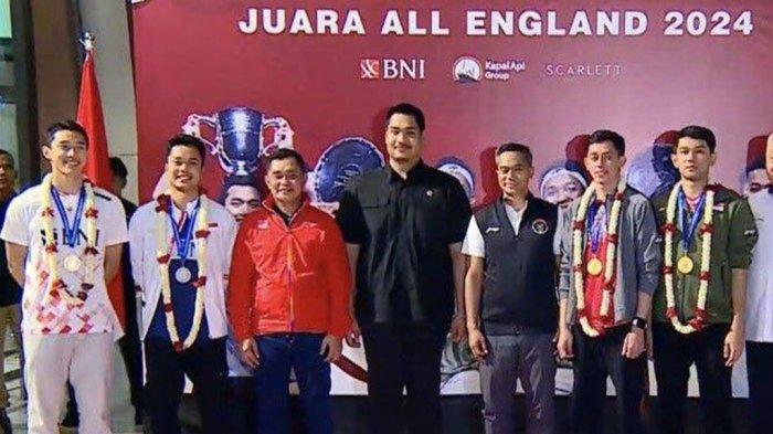 Menpora Dito Ariotedjo Dikritik Ernest Prakasa atas Posisi Foto Bersama ...