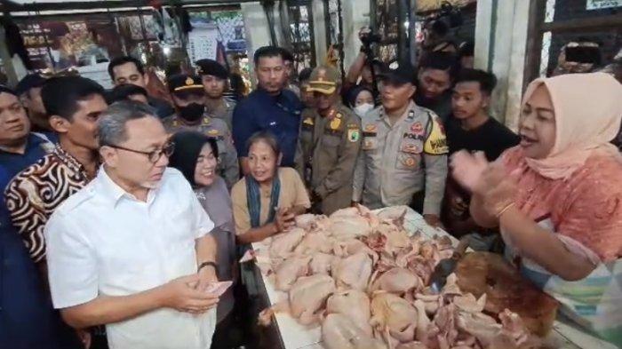 Senangnya Jumiah Pedagang Ayam Potong di Pasar Raya Salatiga Diborong ...