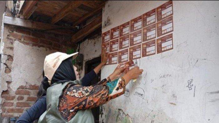 "Ada Adik, Anak Hingga Cucu Saya" Kisah Mbah Aminah Tinggal Bersama 35 ...