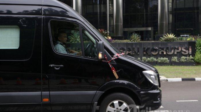 KPK Sita Mobil Mercedes-Benz Sprinter 315 CD Terkait Kasus TPPU SYL - Tribunjateng.com