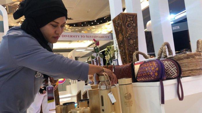 Kisah Novita Hermawan Ciptakan Kreasi Unik dari Pelepah Pisang Hingga Tembus Pasar Ekspor ...