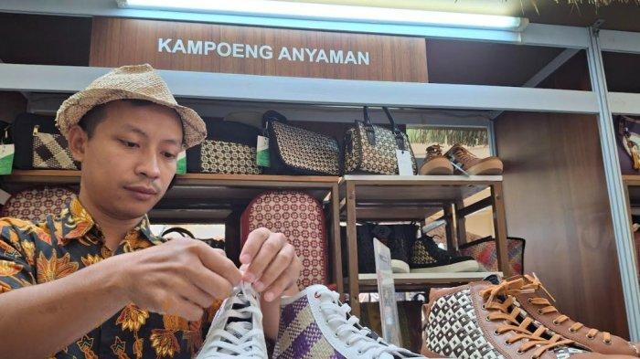 Jadi Daya Tarik Mancanegara, Kerajinan Anyaman Jateng Tembus Pasar ...