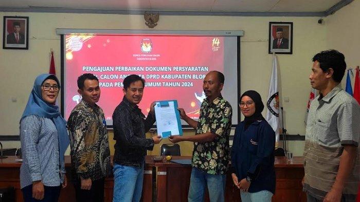 Dua Partai di Blora Lakukan Perbaiki Berkas Bacalegnya, Yang lain Diprediksi Injury Time ...