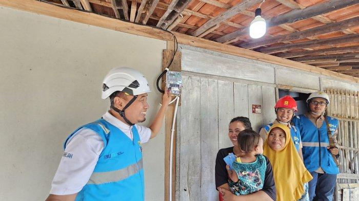 Sambut Hari Listrik Nasional, PLN Sambungkan Listrik Gratis untuk 261 Keluarga di Jateng dan DIY ...
