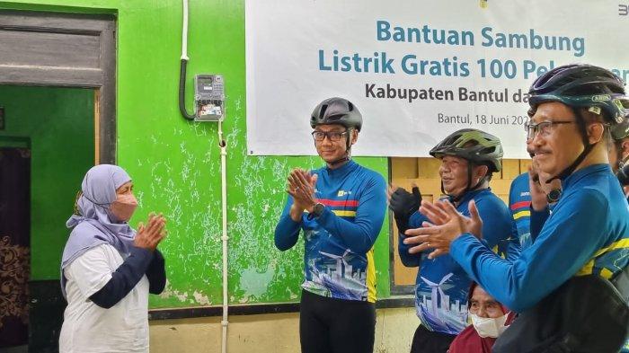 Tingkatkan Taraf Hidup Masyarakat Kurang Mampu,PLN Berikan Bantuan Biaya Penyambungan Listrik ...