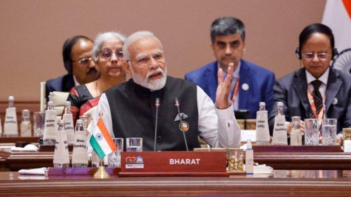 PM Narendra Modi Pakai Plakat Nama Bharat, India Akan Berganti Nama ...