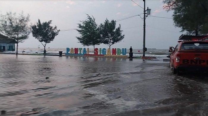 Kawasan Pantai Sigandu Batang Masih jadi Tujuan Favorit Wisatawan ...