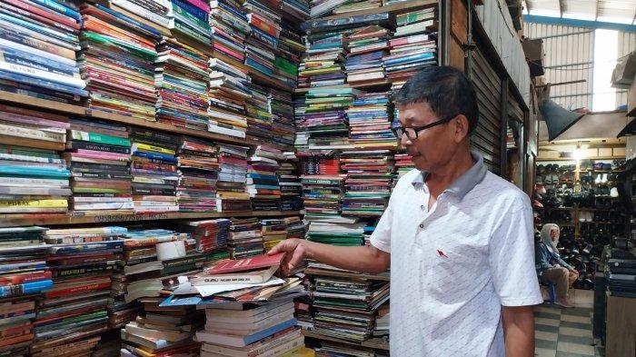 Toko Buku Pak Min Salatiga Sediakan Buku-buku Loak Fiksi dan Nonfiksi ...