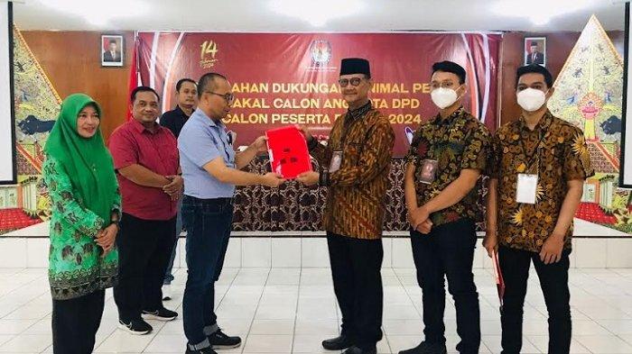 KPU Jawa Tengah Terima Surat Dukungan DPD RI Dari Bambang Sutrisno ...