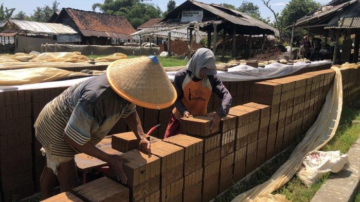 Melihat Desa Panggisari Banjarnegara: Surganya Industri Batu Bata ...