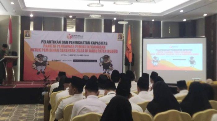 27 Anggota Panwaslu Kecamatan Dilantik, Tugasnya Mengawal Proses ...