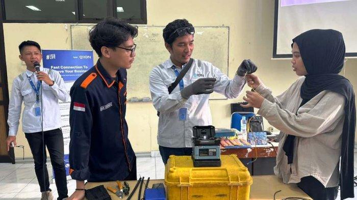 Mahasiswa FTIK USM Latihan Splicing Fiber Optic Bersama ION Netwok ...