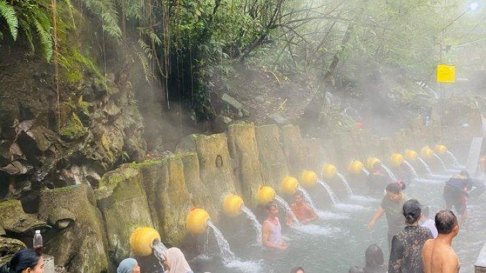 Berkunjung ke Pancuran 13 Guci Tegal, Waspadai Titik Rawan dan ...