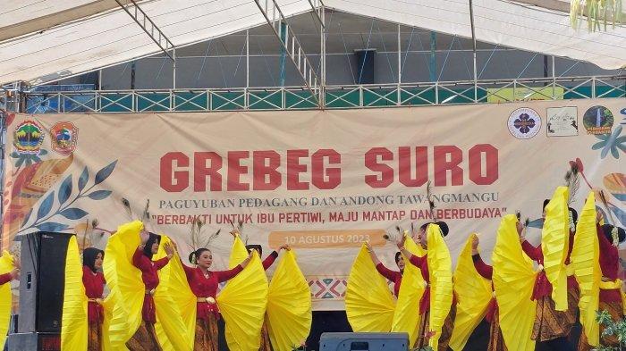 Paguyuban Pedagang dan Andong di Karanganyar Gelar Grebeg Suro, Sri ...