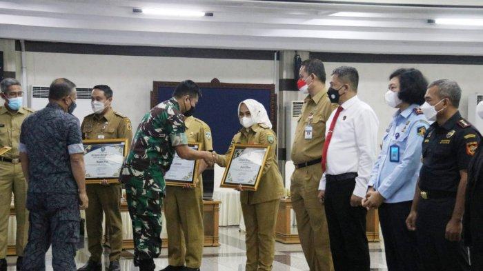 Berperan Aktif terkait P4GN, BNN Jawa Tengah Berikan Penghargaan Bupati Blora - Tribunjateng.com