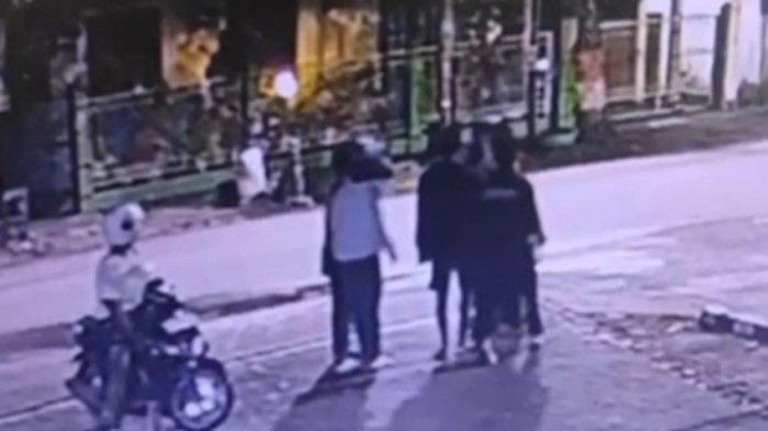 Viral Video Perkelahian 2 Kelompok Remaja di Blora, Terlihat Ada yang ...