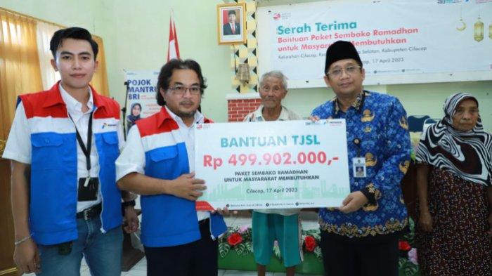 Pertamina Salurkan 4.524 Paket Sembako untuk Masyarakat Cilacap - Tribunjateng.com