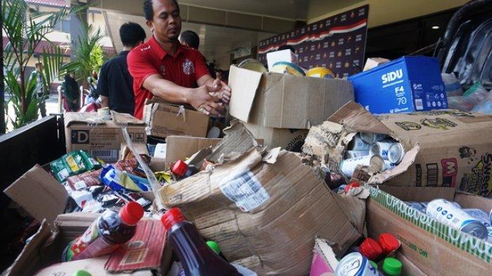 Cara Sindikat Manipulasi Produk Makanan Kadaluarsa Beroperasi di Batang ...