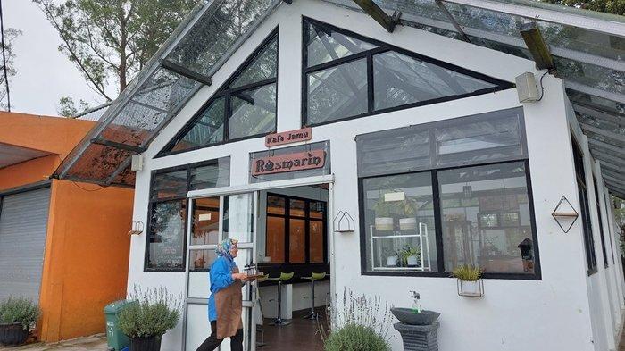 Cafe Jamu Rosmarin, Bisa Makan Sehat dan Belajar Tanaman Herbal ...