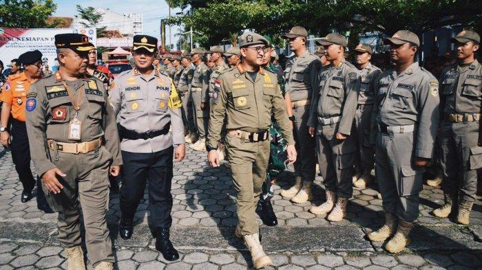 Pj Bupati Banyumas Hanung Pimpin Apel Kesiapsiagaan Satpol PP dan Satlinmas Jelang Pemilu 2024 ...