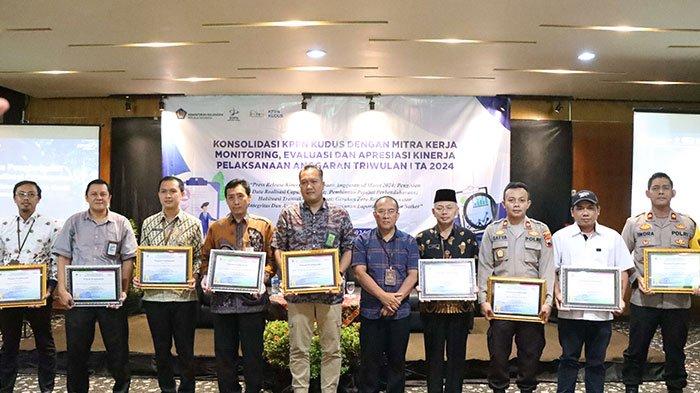 Polres Jepara Sabet Dua Penghargaan Terbaik dari KPPN Kudus - Tribunjateng.com