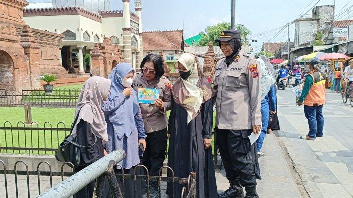 Polres Kudus Edukasi Masyarakat Untuk Jaga Kondusifitas Jelang Pemilu 2024 - Tribunjateng.com