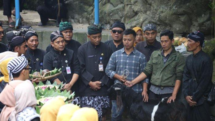 Memelihara Tradisi Lewat Ruwat Bumi Guci Kabupaten Tegal - Tribunjateng.com