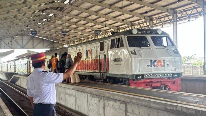 Puncak Libur Nataru, 162.452 Penumpang Berangkat Melalui Stasiun PT KAI Daop V Purwokerto ...