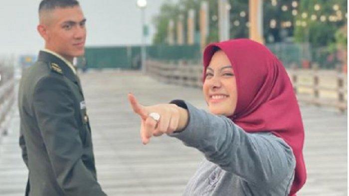 Sosok Qoilah, Gadis Berjilbab Keturunan Arab Kekasih Letda Inf Enzo ...