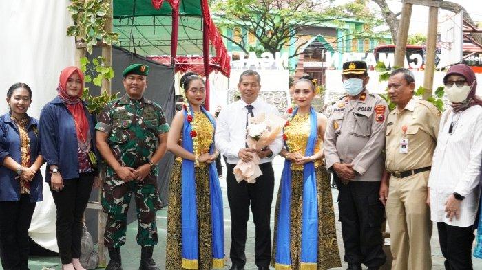 Dukung Produk UMKM dan Progam Kerja, Rektor USM Kunjungi Dua Bazar ...
