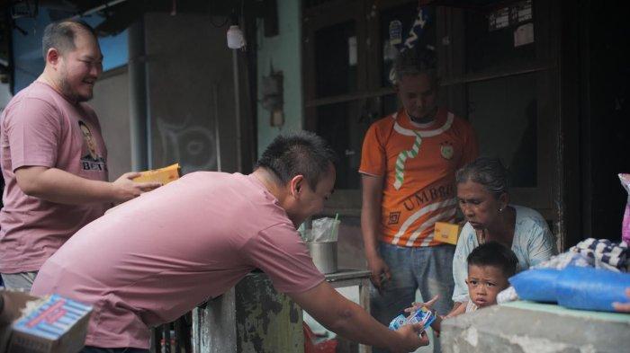 Relawan Beta Gibran Bagikan Ratusan Nasi Kotak dan Susu di Semarang ...