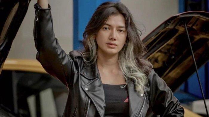 Inilah Sosok Revy Vamella, Jawabannya Soal Persamaan Mobil Esemka ...