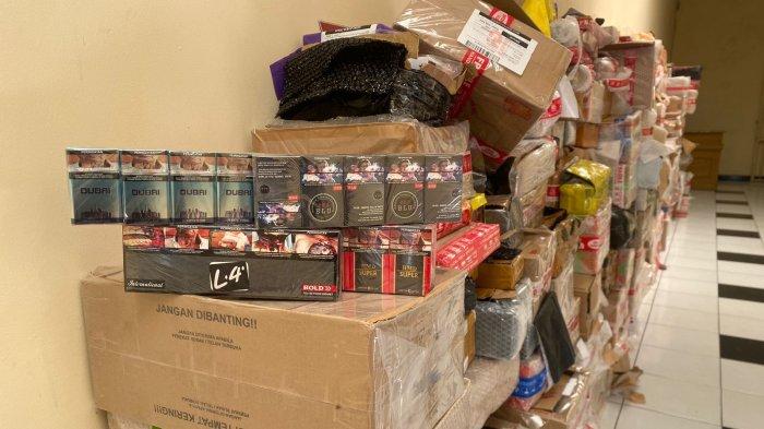 Rokok Ilegal Senilai Rp 800 Juta Disita Bea Cukai Kudus dari Gudang Jasa Ekspedisi ...