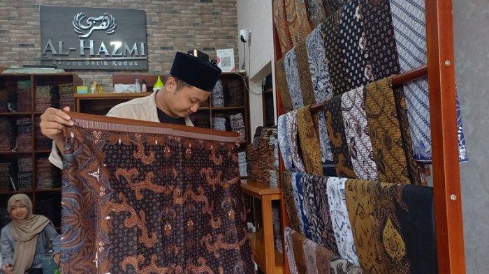 Sarung Batik Kudus Al Hazmi Alami Lonjakan Penjualan Selama Ramadan - Tribunjateng.com