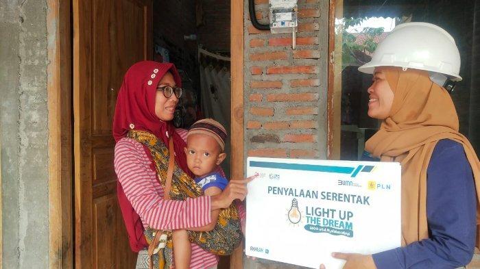Program Light Up The Dream PLN Berikan Listrik Gratis Ratusan Keluarga Kurang Mampu di Jateng ...