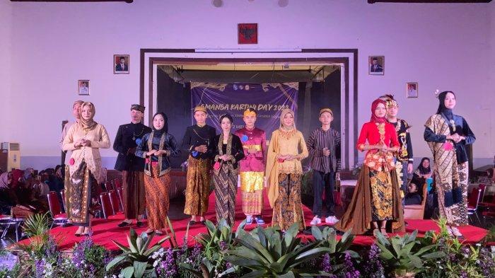 SMANSA Kartini Day, Momen Unjuk Gigi Siswa-Siswi SMAN 1 Semarang di ...
