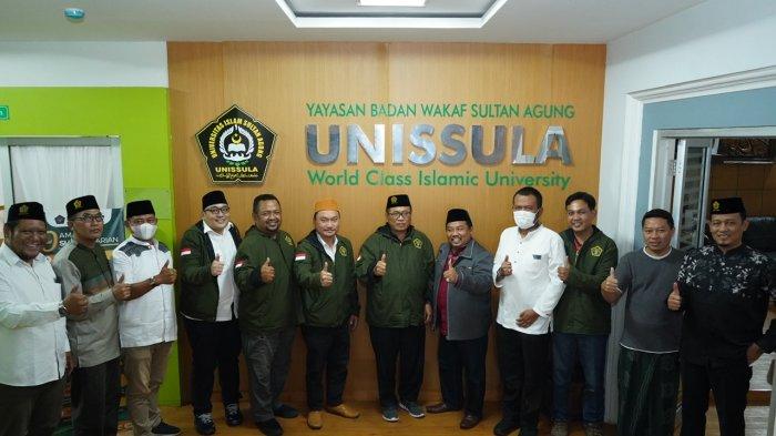 Rektor Prof Gunarto Ajak Alumni Bersinergi Majukan Unissula Semarang ...