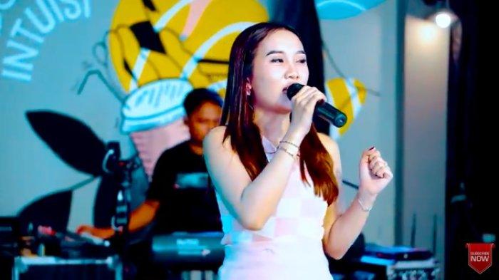 Chord Kunci Gitar Sisa Sisa Cinta Diva Hani, Bila Kumenatapmu ... Chord Kunci Gitar Sisa Sisa Cinta Diva Hani, Bila Kumenatapmu ...