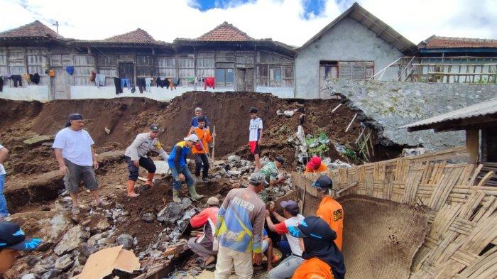 Duh! 9 Orang Tertimpa Talut Longsor di Getasan Kabupaten Semarang, Saat ...