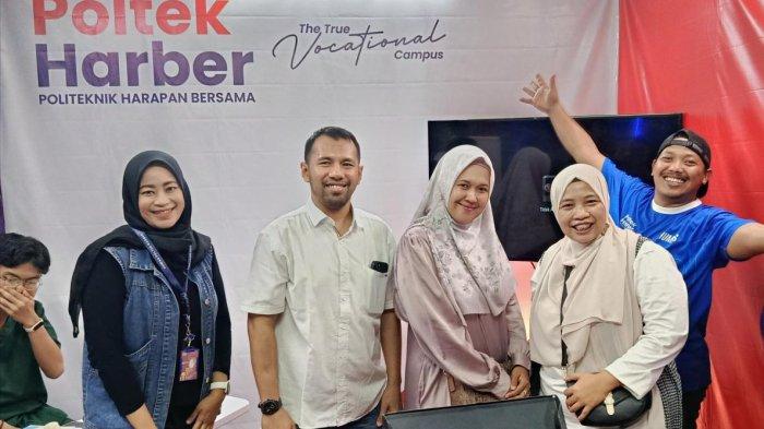 Ramai Pengunjung, Stand Poltek Harber di Tegal Education Fair 2025 ...