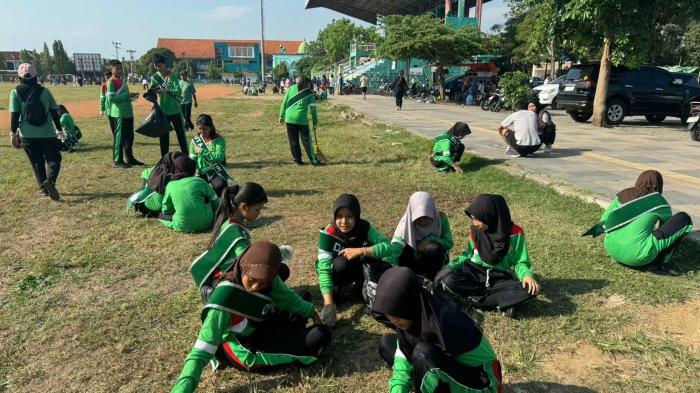 Dinporabudpar Gelar Jumat Bersih di Lapangan Kridosono Blora, Komunitas ...